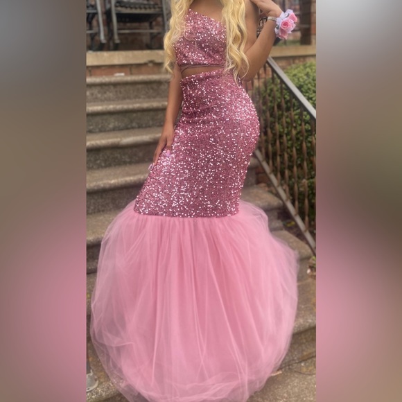 Dresses | Prom Dress Practically New Only Worn For 2 Hours Willing To ...